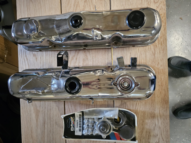 Original 1978–1979 Lil Red Express Valve Covers